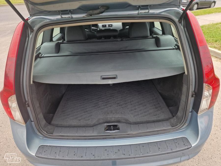 Zils Volvo V50 2008 Kauņa, ar dzinēja tilpumu 2.00 L un nobraukumu 300 tūkst. km par 2850 €, foto 23 vietnē AUTOMOTO.COM.LV