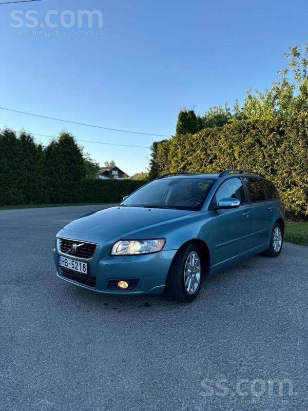 Zils Volvo V50 2008 Rīga, ar dzinēja tilpumu 2.40 L un nobraukumu 345 tūkst. km par 2600 €, foto 2 vietnē AUTOMOTO.COM.LV