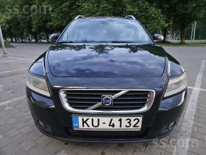 Zils Volvo V50 2008 Rīga, ar dzinēja tilpumu 2.00 L un nobraukumu 330 tūkst. km par 2800 €, foto 3 vietnē AUTOMOTO.COM.LV