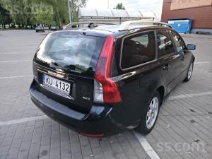 Zils Volvo V50 2008 Rīga, ar dzinēja tilpumu 2.00 L un nobraukumu 330 tūkst. km par 2800 €, foto 6 vietnē AUTOMOTO.COM.LV