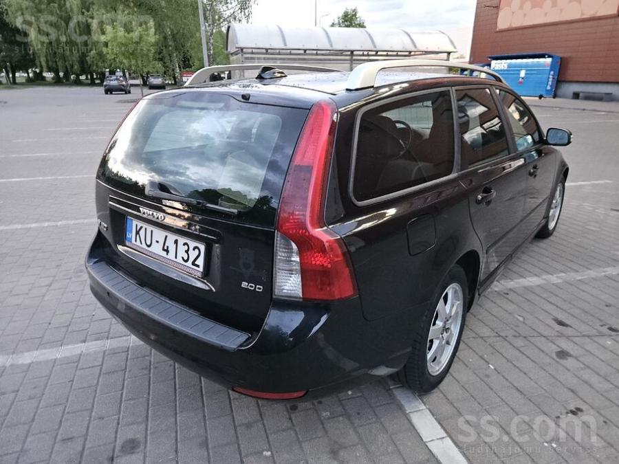 Zils Volvo V50 2008 Rīga, ar dzinēja tilpumu 2.00 L un nobraukumu 330 tūkst. km par 2800 €, foto 6 vietnē AUTOMOTO.COM.LV