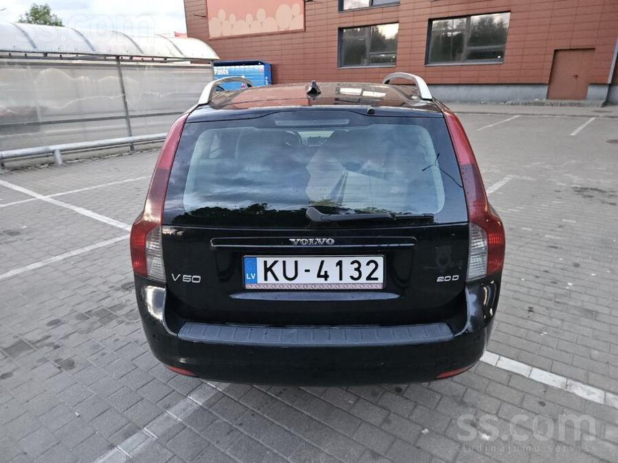 Zils Volvo V50 2008 Rīga, ar dzinēja tilpumu 2.00 L un nobraukumu 330 tūkst. km par 2800 €, foto 7 vietnē AUTOMOTO.COM.LV