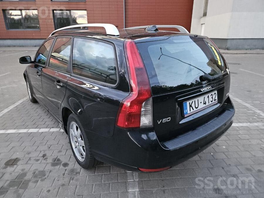 Zils Volvo V50 2008 Rīga, ar dzinēja tilpumu 2.00 L un nobraukumu 330 tūkst. km par 2800 €, foto 8 vietnē AUTOMOTO.COM.LV