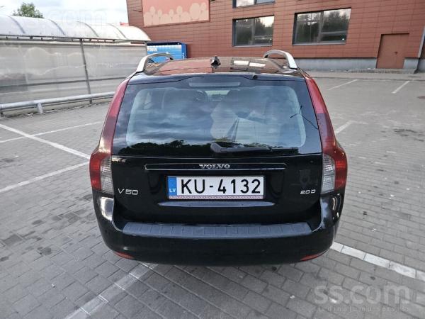Blue Volvo V50 2008 in Riga, with an engine capacity of 2.00 L and mileage of 330 thousand km for 2600 €, photo 6 on AUTOMOTO.COM.LV