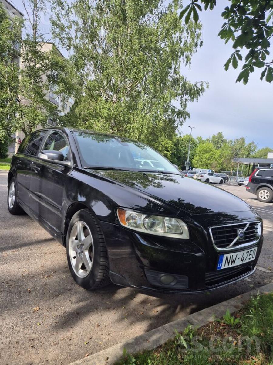 Blue Volvo V50 2008 in Riga, with an engine capacity of 2.00 L and mileage of 221 thousand km for 2500 €, photo 4 on AUTOMOTO.COM.LV