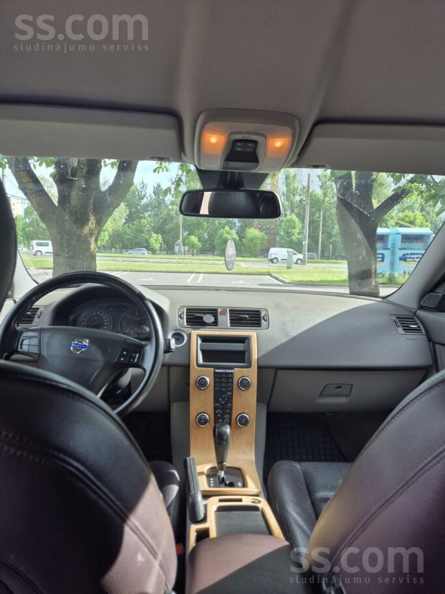 Blue Volvo V50 2008 in Riga, with an engine capacity of 2.00 L and mileage of 221 thousand km for 2500 €, photo 7 on AUTOMOTO.COM.LV