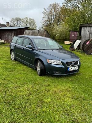 Blue Volvo V50 2008 in Aluksne, with an engine capacity of 2.00 L and mileage of 358 thousand km for 2100 €, photo  on AUTOMOTO.COM.LV