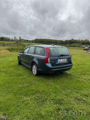 Blue Volvo V50 2008 in Aluksne, with an engine capacity of 2.00 L and mileage of 358 thousand km for 2100 €, photo 4 on AUTOMOTO.COM.LV