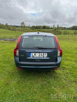 Blue Volvo V50 2008 in Aluksne, with an engine capacity of 2.00 L and mileage of 358 thousand km for 2100 €, photo 5 on AUTOMOTO.COM.LV