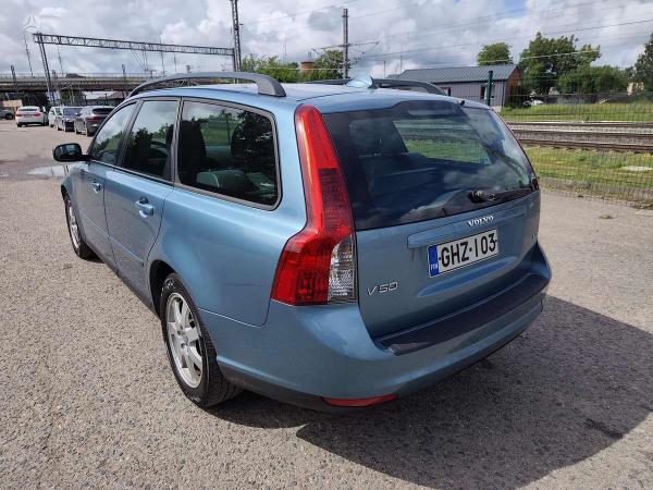 Zils Volvo V50 2008 Šauļi, ar dzinēja tilpumu 1.56 L un nobraukumu 373 tūkst. km par 2550 €, foto 4 vietnē AUTOMOTO.COM.LV
