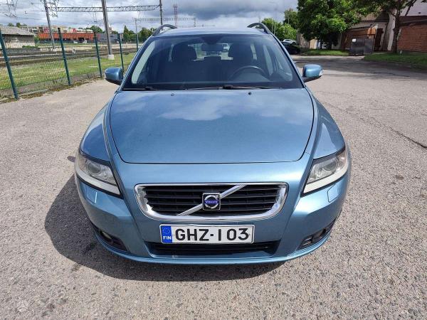 Blue Volvo V50 2008 in Siauliai, with an engine capacity of 1.56 L and mileage of 373 thousand km for 2550 €, photo 2 on AUTOMOTO.COM.LV