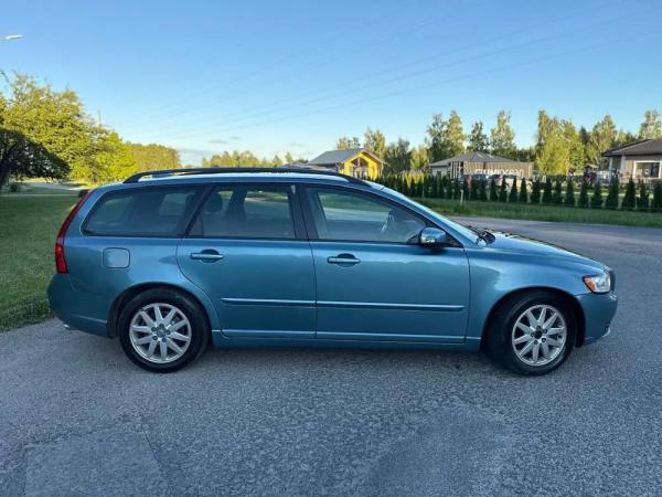 Blue Volvo V50 2008 in Riga, with an engine capacity of 2.40 L and mileage of 345 thousand km for 2800 €, photo 3 on AUTOMOTO.COM.LV