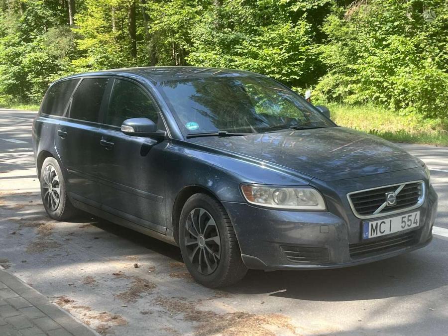 Zils Volvo V50 2008 Trakai, ar dzinēja tilpumu 1.56 L un nobraukumu 318 tūkst. km par 1699 €, foto 1 vietnē AUTOMOTO.COM.LV