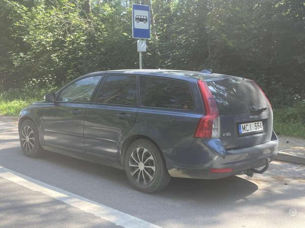Zils Volvo V50 2008 Trakai, ar dzinēja tilpumu 1.56 L un nobraukumu 318 tūkst. km par 1699 €, foto 6 vietnē AUTOMOTO.COM.LV