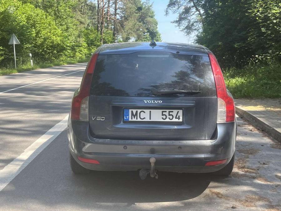 Zils Volvo V50 2008 Trakai, ar dzinēja tilpumu 1.56 L un nobraukumu 318 tūkst. km par 1699 €, foto 8 vietnē AUTOMOTO.COM.LV