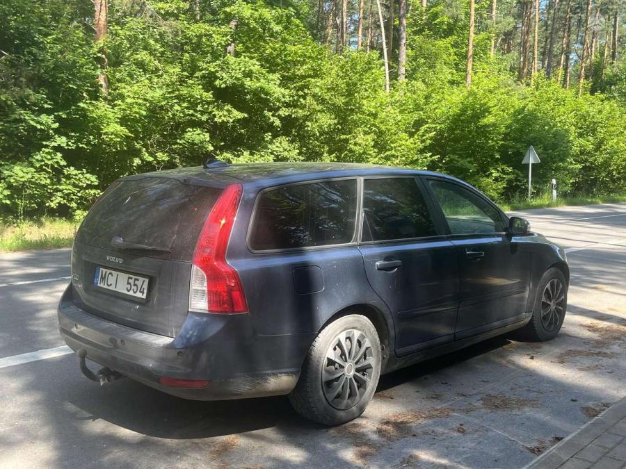 Zils Volvo V50 2008 Trakai, ar dzinēja tilpumu 1.56 L un nobraukumu 318 tūkst. km par 1699 €, foto 9 vietnē AUTOMOTO.COM.LV