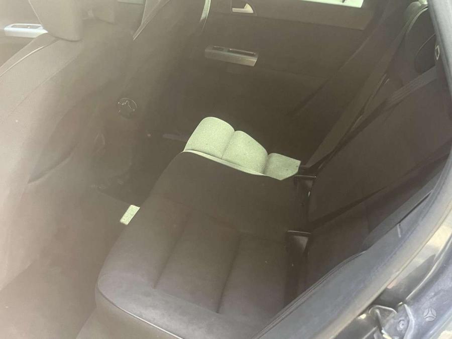 Zils Volvo V50 2008 Trakai, ar dzinēja tilpumu 1.56 L un nobraukumu 318 tūkst. km par 1699 €, foto 12 vietnē AUTOMOTO.COM.LV