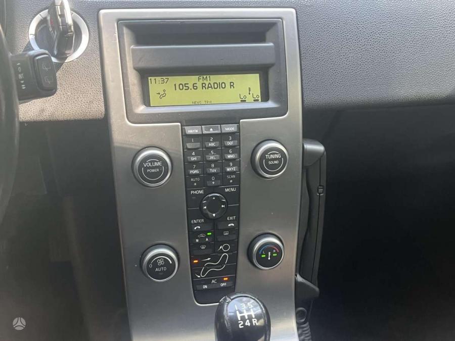 Zils Volvo V50 2008 Trakai, ar dzinēja tilpumu 1.56 L un nobraukumu 318 tūkst. km par 1699 €, foto 18 vietnē AUTOMOTO.COM.LV