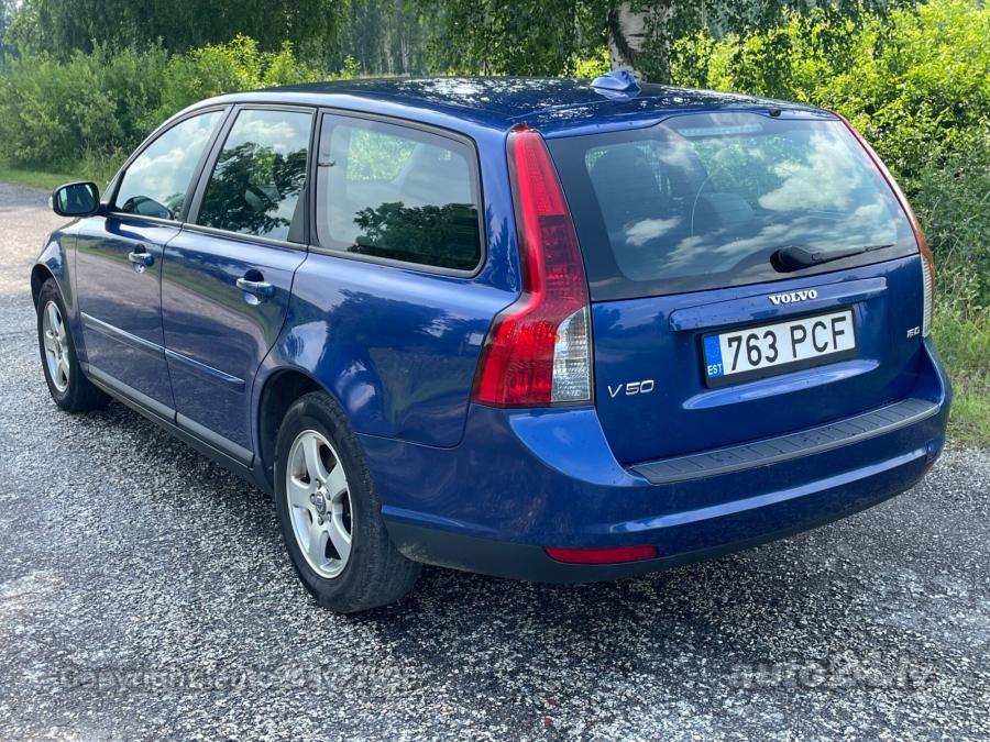 Zils Volvo V50 2008 Tartu, ar dzinēja tilpumu 1.60 L un nobraukumu 295 tūkst. km par 2790 €, foto 13 vietnē AUTOMOTO.COM.LV