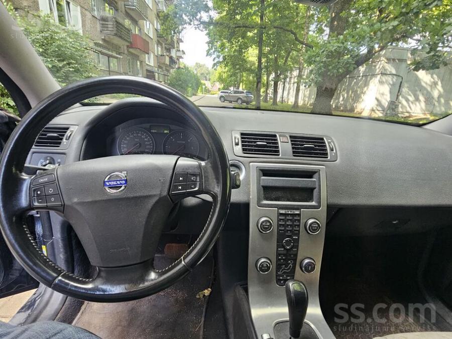 Синий Вольво В50 2008 в Рига, объемом двигателя 2.00 л и пробегом 0 тыс. км за 2800 €, фото 5 на AUTOMOTO.COM.LV