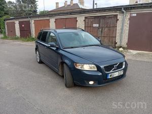 Синий Вольво В50 2008 в Рига, объемом двигателя 2.00 л и пробегом 250 тыс. км за 2100 €, фото  на AUTOMOTO.COM.LV