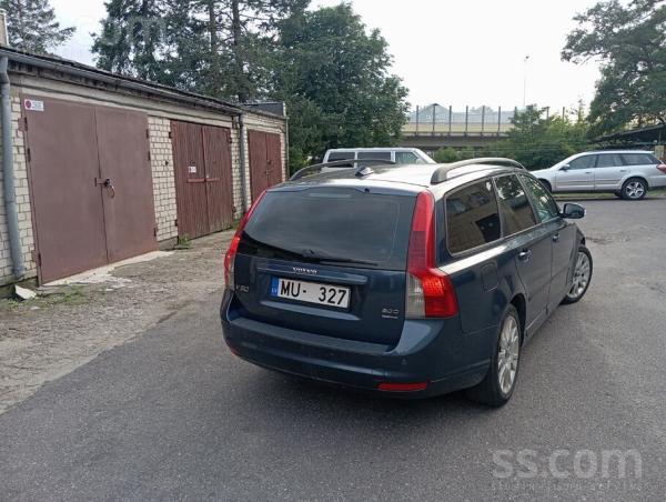 Zils Volvo V50 2008 Rīga, ar dzinēja tilpumu 2.00 L un nobraukumu 250 tūkst. km par 2100 €, foto 3 vietnē AUTOMOTO.COM.LV