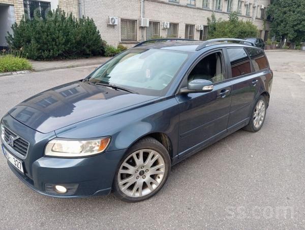 Zils Volvo V50 2008 Rīga, ar dzinēja tilpumu 2.00 L un nobraukumu 250 tūkst. km par 2100 €, foto 4 vietnē AUTOMOTO.COM.LV