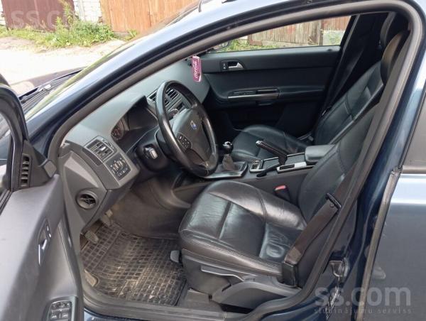 Zils Volvo V50 2008 Rīga, ar dzinēja tilpumu 2.00 L un nobraukumu 250 tūkst. km par 2100 €, foto 6 vietnē AUTOMOTO.COM.LV