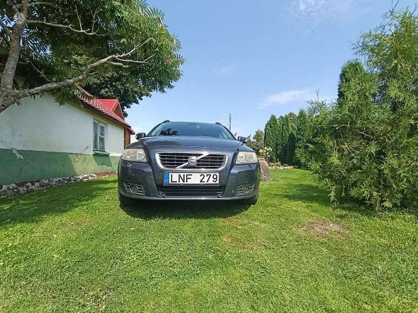 Синий Вольво В50 2008 в Ретавас, объемом двигателя 2.00 л и пробегом 381 тыс. км за 2700 €, фото 5 на AUTOMOTO.COM.LV