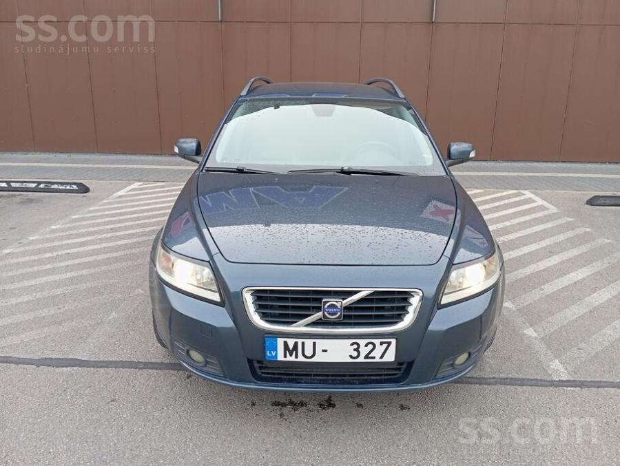 Синий Вольво В50 2008 в Рига, объемом двигателя 2.00 л и пробегом 250 тыс. км за 1995 €, фото 1 на AUTOMOTO.COM.LV