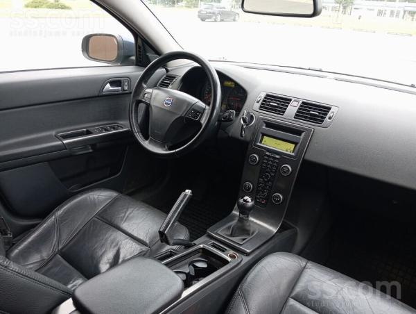 Blue Volvo V50 2008 in Riga, with an engine capacity of 2.00 L and mileage of 250 thousand km for 1995 €, photo 6 on AUTOMOTO.COM.LV