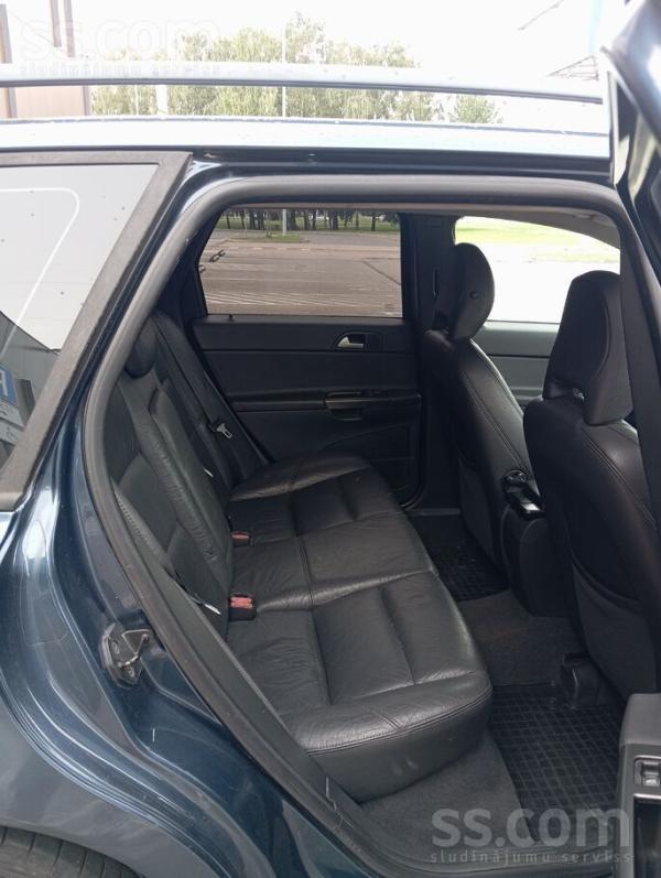 Blue Volvo V50 2008 in Riga, with an engine capacity of 2.00 L and mileage of 250 thousand km for 1995 €, photo 8 on AUTOMOTO.COM.LV