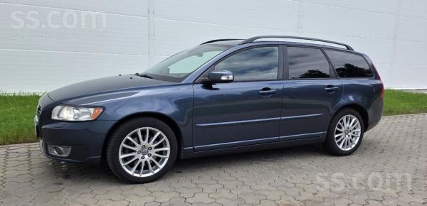 Blue Volvo V50 2008 in Riga, with an engine capacity of 2.00 L and mileage of 241 thousand km for 3850 €, photo 3 on AUTOMOTO.COM.LV