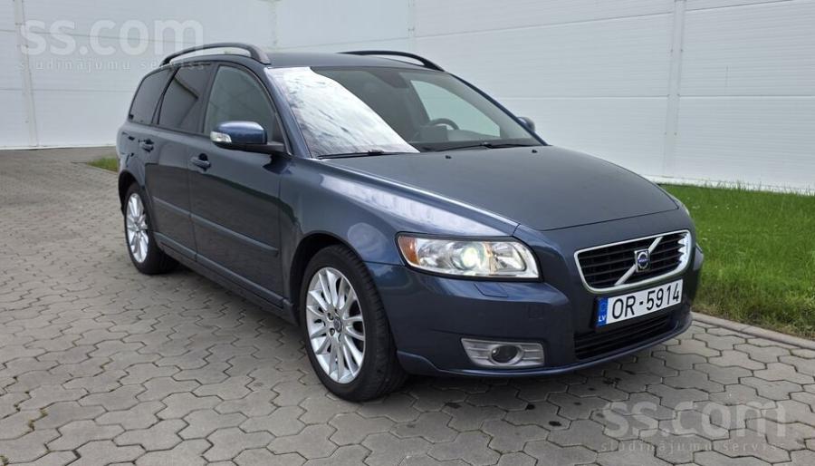 Zils Volvo V50 2008 Rīga, ar dzinēja tilpumu 2.00 L un nobraukumu 241 tūkst. km par 3850 €, foto 9 vietnē AUTOMOTO.COM.LV