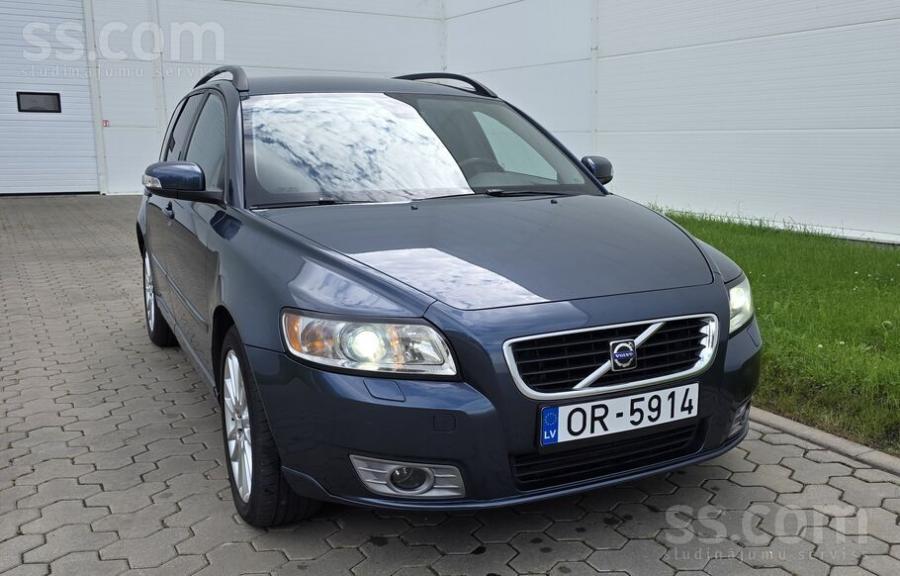 Zils Volvo V50 2008 Rīga, ar dzinēja tilpumu 2.00 L un nobraukumu 241 tūkst. km par 3850 €, foto 10 vietnē AUTOMOTO.COM.LV