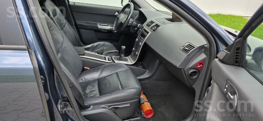 Zils Volvo V50 2008 Rīga, ar dzinēja tilpumu 2.00 L un nobraukumu 241 tūkst. km par 3850 €, foto 12 vietnē AUTOMOTO.COM.LV