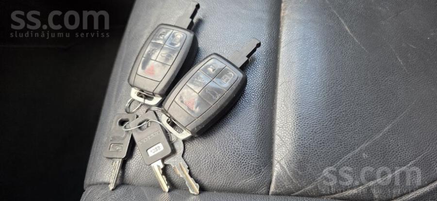 Zils Volvo V50 2008 Rīga, ar dzinēja tilpumu 2.00 L un nobraukumu 241 tūkst. km par 3850 €, foto 23 vietnē AUTOMOTO.COM.LV