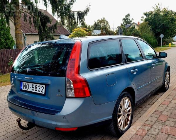 Zils Volvo V50 2008 Rīga, ar dzinēja tilpumu 2.00 L un nobraukumu 417 tūkst. km par 1250 €, foto 5 vietnē AUTOMOTO.COM.LV