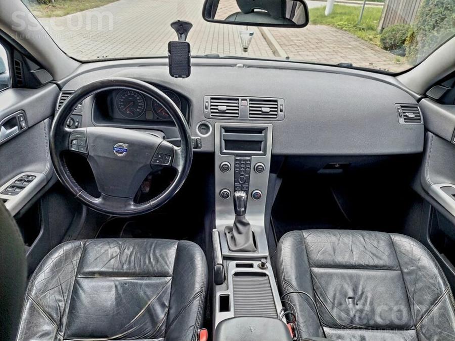 Blue Volvo V50 2008 in Riga, with an engine capacity of 2.00 L and mileage of 417 thousand km for 1050 €, photo 6 on AUTOMOTO.COM.LV