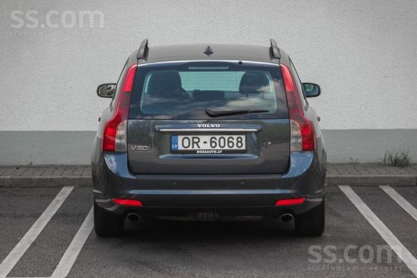 Blue Volvo V50 2008 in Riga, with an engine capacity of 2.40 L and mileage of 237 thousand km for 3950 €, photo 7 on AUTOMOTO.COM.LV