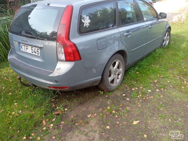 Volvo V50 2008 Prienai vietnē Zils Volvo V50 2008 Prienai, ar dzinēja tilpumu 1.60 L un nobraukumu 310 tūkst. km par 550 €, foto 5 vietnē AUTOMOTO.COM.LV