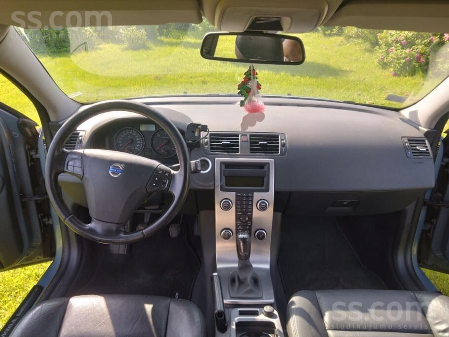 Zils Volvo V50 2009 Jelgava, ar dzinēja tilpumu 2.00 L un nobraukumu 336 tūkst. km par 2000 €, foto 1 vietnē AUTOMOTO.COM.LV