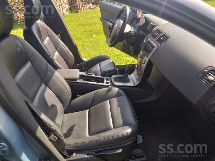 Zils Volvo V50 2009 Jelgava, ar dzinēja tilpumu 2.00 L un nobraukumu 336 tūkst. km par 2000 €, foto 5 vietnē AUTOMOTO.COM.LV