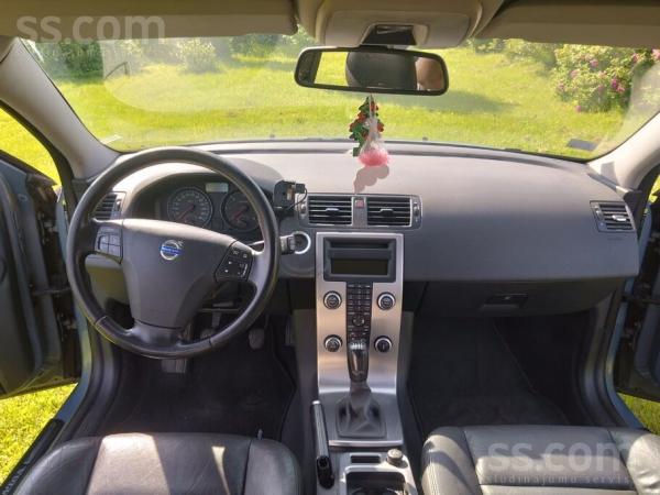 Zils Volvo V50 2009 Jelgava, ar dzinēja tilpumu 2.00 L un nobraukumu 336 tūkst. km par 1200 €, foto 3 vietnē AUTOMOTO.COM.LV
