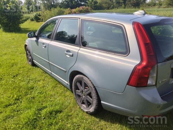 Zils Volvo V50 2009 Jelgava, ar dzinēja tilpumu 2.00 L un nobraukumu 336 tūkst. km par 1200 €, foto 6 vietnē AUTOMOTO.COM.LV
