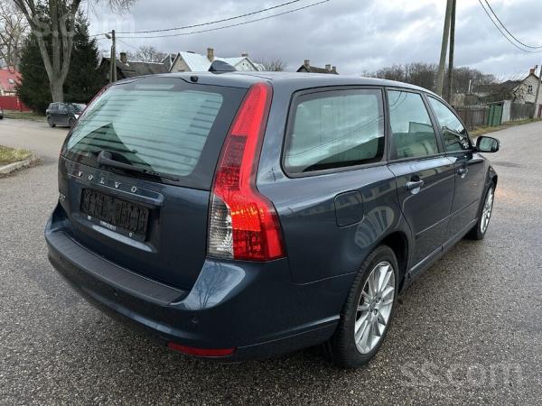 Blue Volvo V50 2009 in Daugavpils, with an engine capacity of 1.60 L and mileage of 291 thousand km for 2950 €, photo 5 on AUTOMOTO.COM.LV