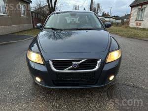 Blue Volvo V50 2009 in Daugavpils, with an engine capacity of 1.60 L and mileage of 291 thousand km for 2100 €, photo 2 on AUTOMOTO.COM.LV