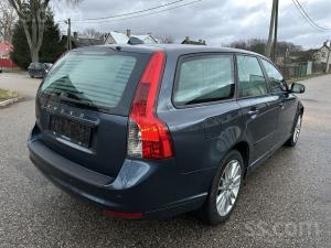 Blue Volvo V50 2009 in Daugavpils, with an engine capacity of 1.60 L and mileage of 291 thousand km for 2100 €, photo 5 on AUTOMOTO.COM.LV