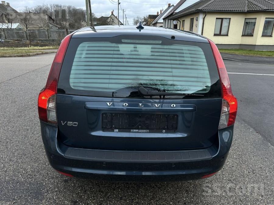 Blue Volvo V50 2009 in Daugavpils, with an engine capacity of 1.60 L and mileage of 291 thousand km for 2100 €, photo 6 on AUTOMOTO.COM.LV