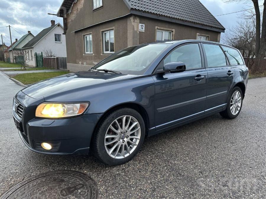 Blue Volvo V50 2009 in Daugavpils, with an engine capacity of 1.60 L and mileage of 291 thousand km for 2100 €, photo 9 on AUTOMOTO.COM.LV